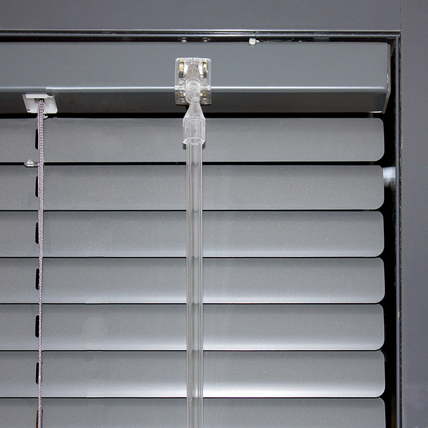 Découvrez toutes la gammes d'accessoires pour store vénitien.